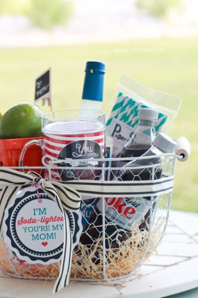 Mothers Day "Soda-lighted" basket with free printable tag!