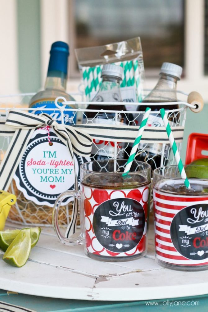 Mothers Day "Soda-lighted" basket with free printable tag!