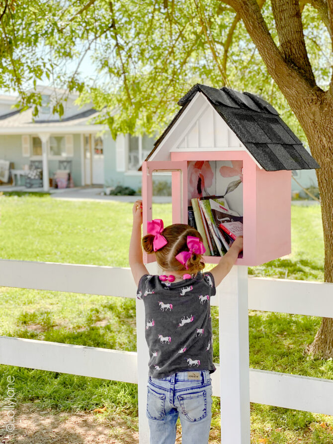 Cutest Pink Little Free Library + plans! - Lolly Jane