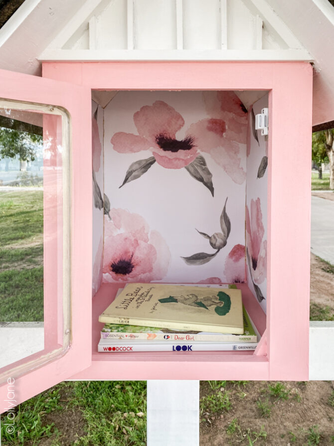 Cutest Pink Little Free Library + plans! - Lolly Jane