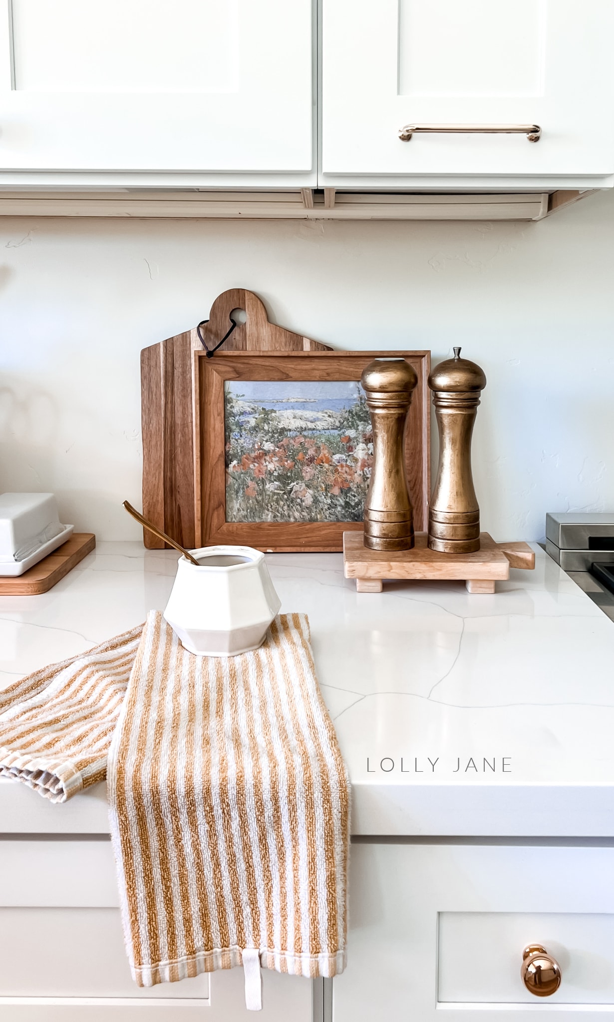 How to Use Rub n Buff on Wood - Lolly Jane
